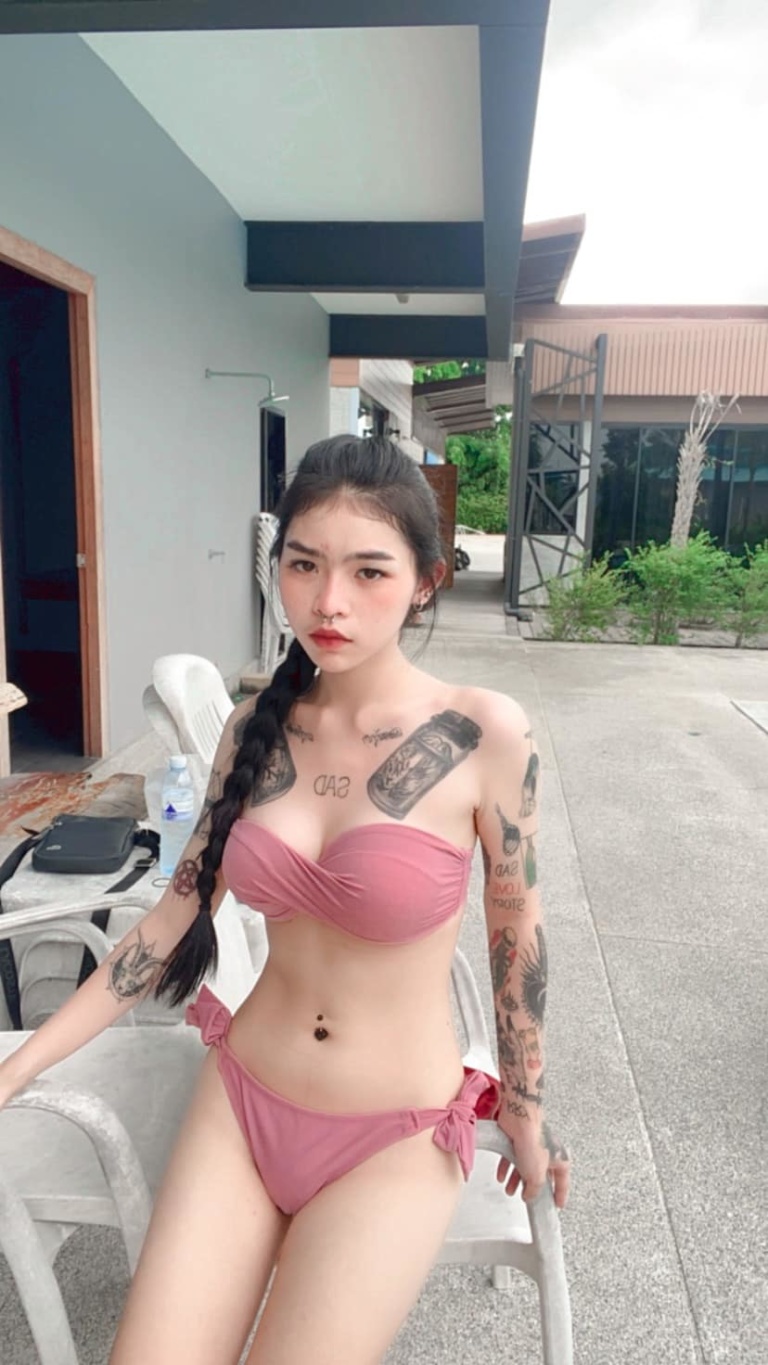 เปิดวาร์ป น้องอ๋อม Yosita Wongsa เน็ตไอดอลสาวสักลาย หน้าคม อกบึ้ม