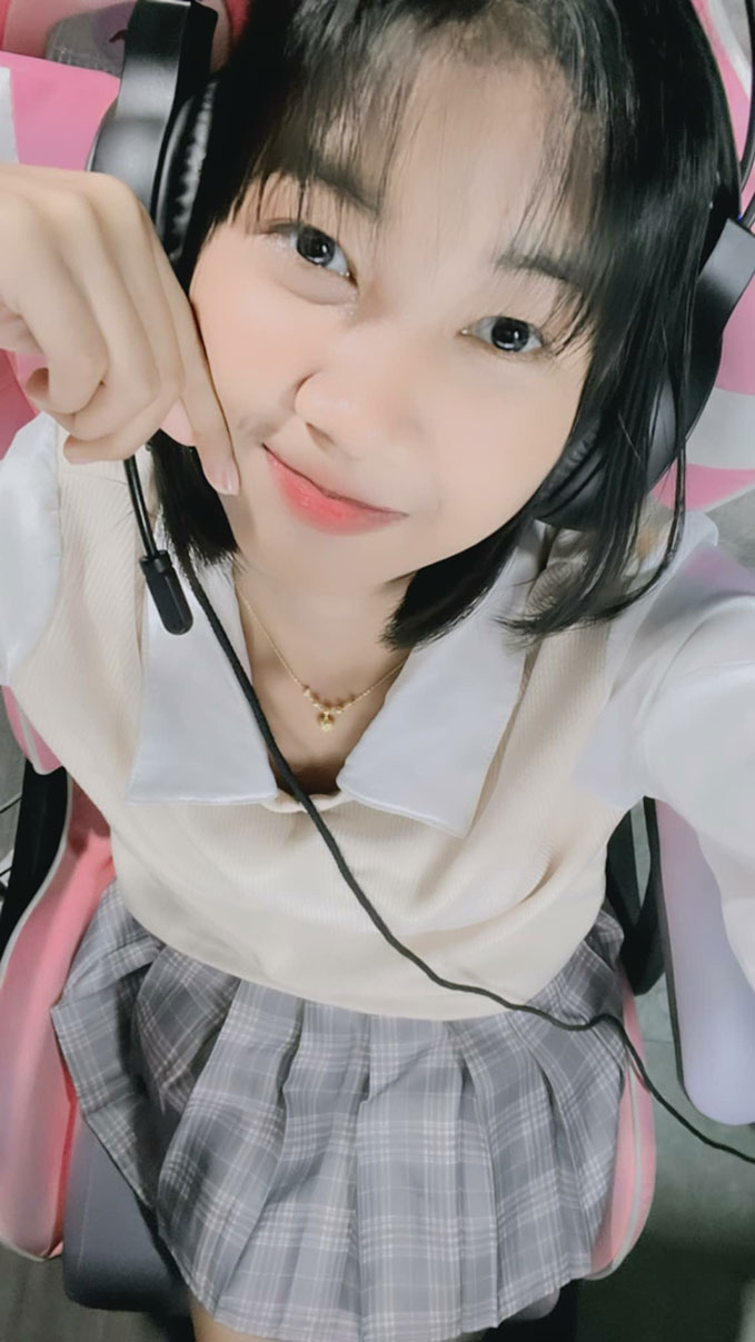 เปิดวาร์ป น้องหนูหิ่น Num Aritsara สาวสตรีมมิ่ง เสน่ห์แรง หน้าติดตาม