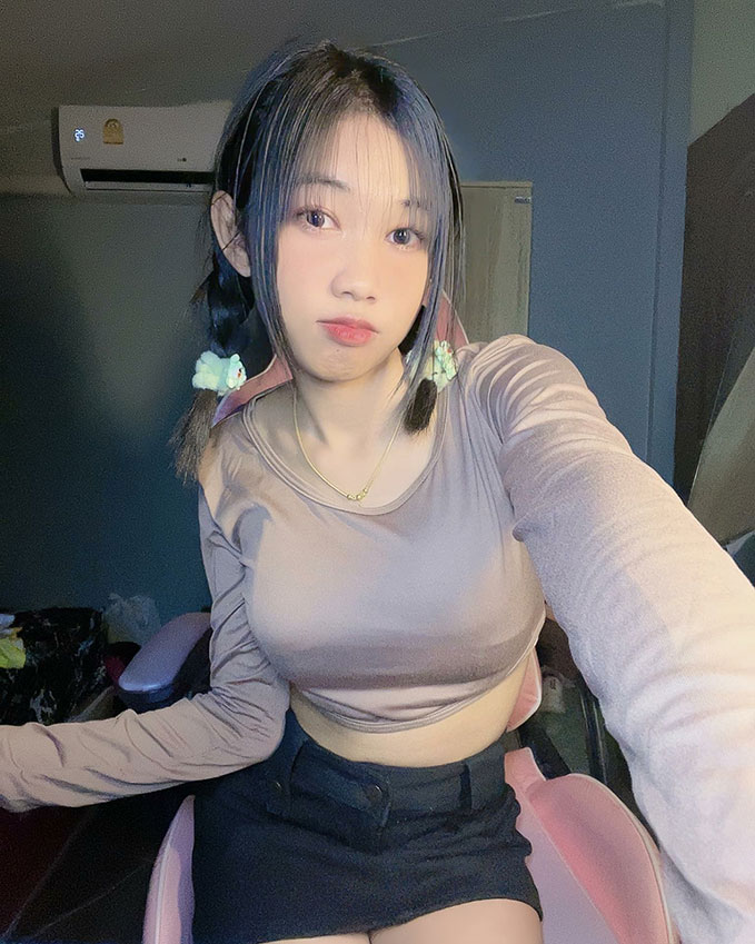 เปิดวาร์ป น้องหนูหิ่น Num Aritsara สาวสตรีมมิ่ง เสน่ห์แรง หน้าติดตาม